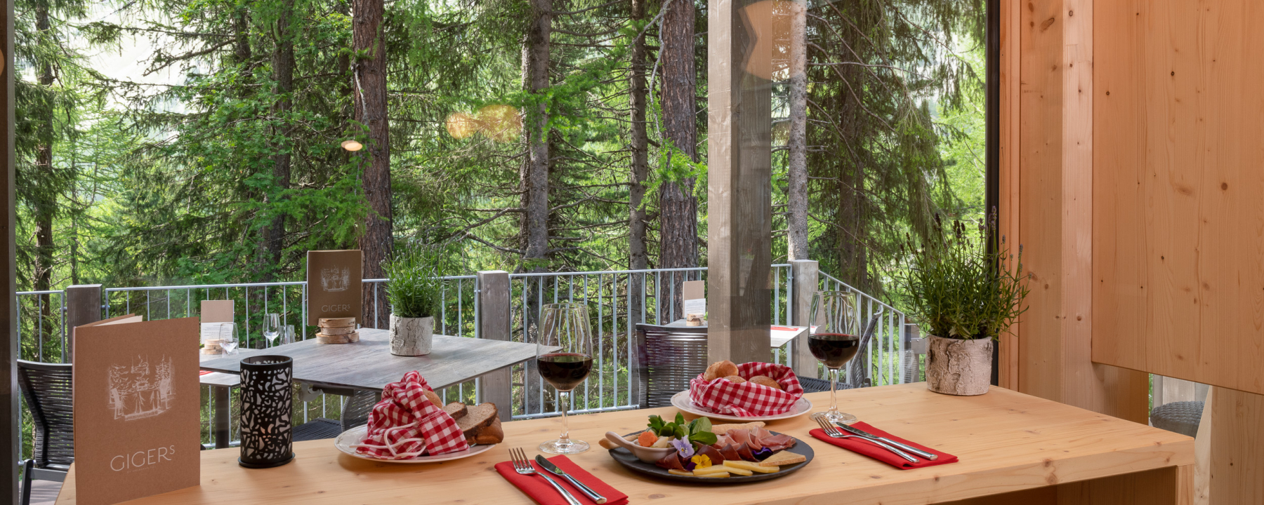 GIGERs - Hotel Waldhaus Sils-Maria | graubündenVIVA